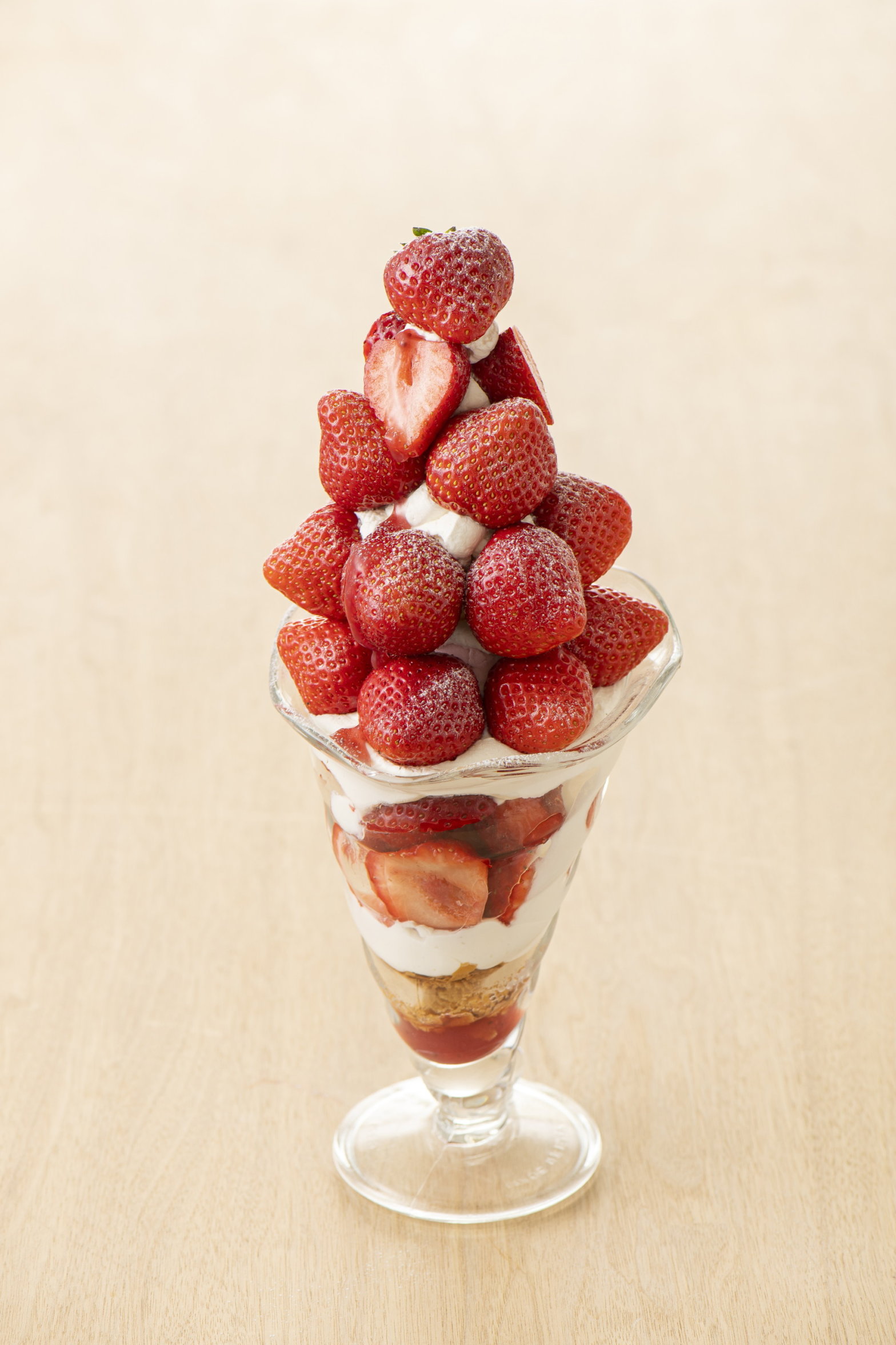 あまおうKINGパフェが提供開始になりました！ | ARROW TREE アローツリー